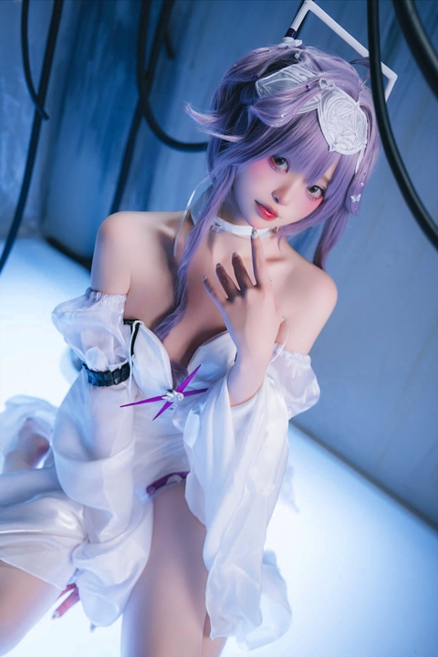 Irisuare愛莉 · 莉贝雷利奥水母娘cos｜23p · 非人设定下的柔性视觉展开 玩图志